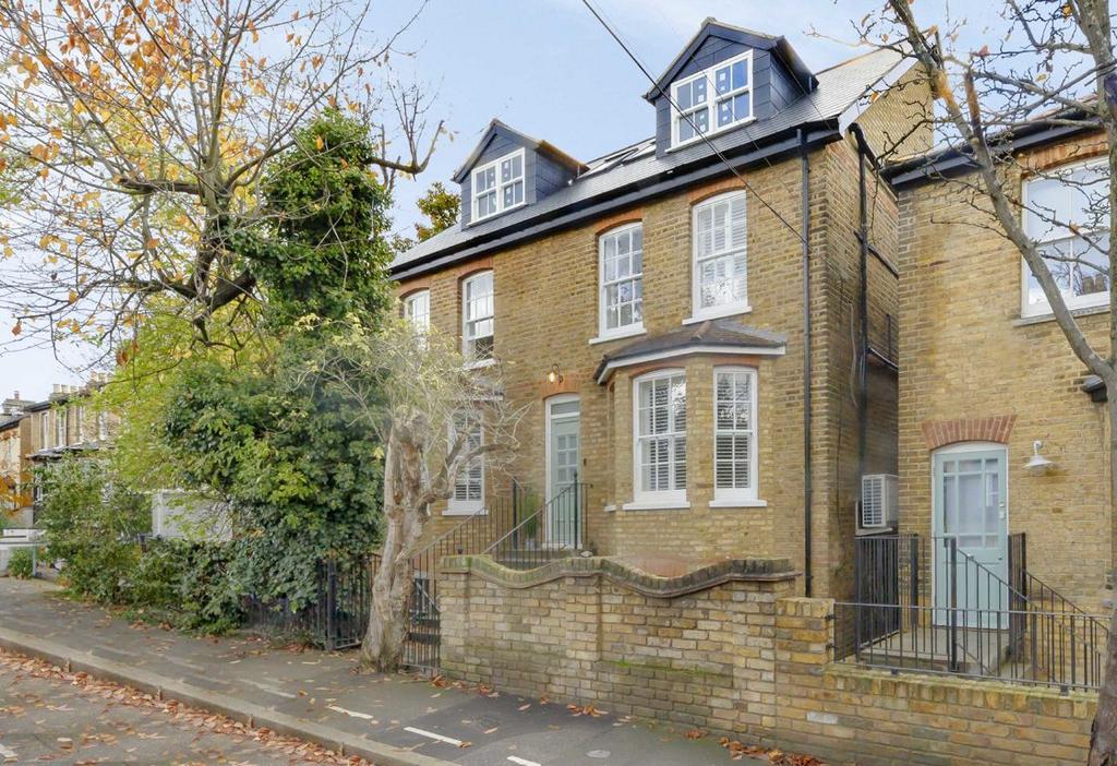 Rosebank Road, London W7 2 bed flat - £699,950