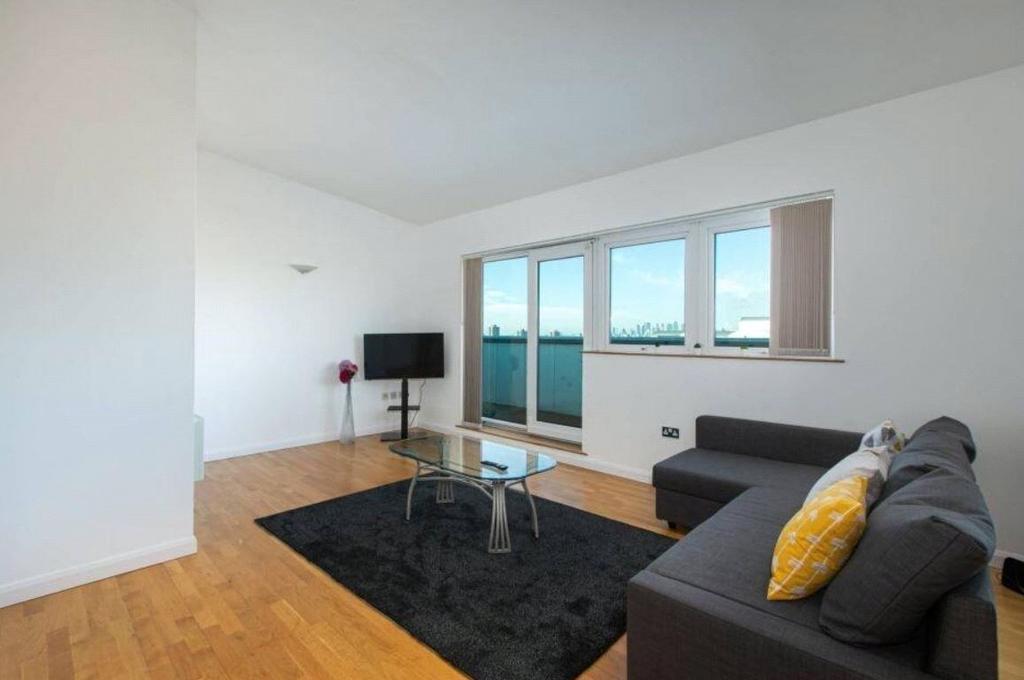 Maritime House, Woolwich, London, SE18 2 bed penthouse - £2,300 pcm (£ ...