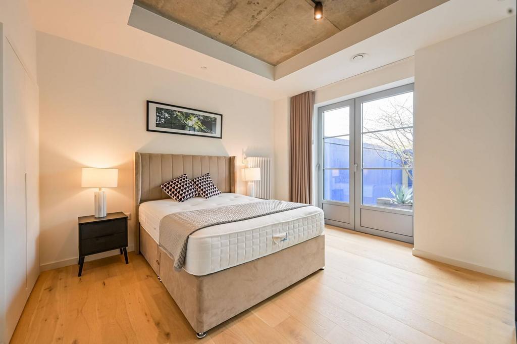 Goodluck Hope, London E14 Studio for sale - £405,000