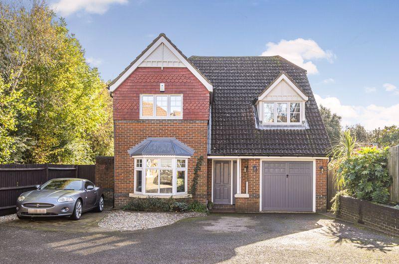 Rose Walk, Hawkinge 4 bed detached house - £465,000