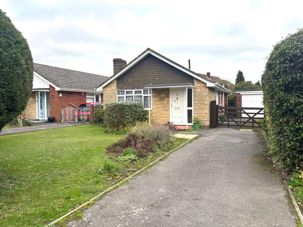 Mopley Close, Langley, Southampton... 2 bed detached bungalow - £299,950