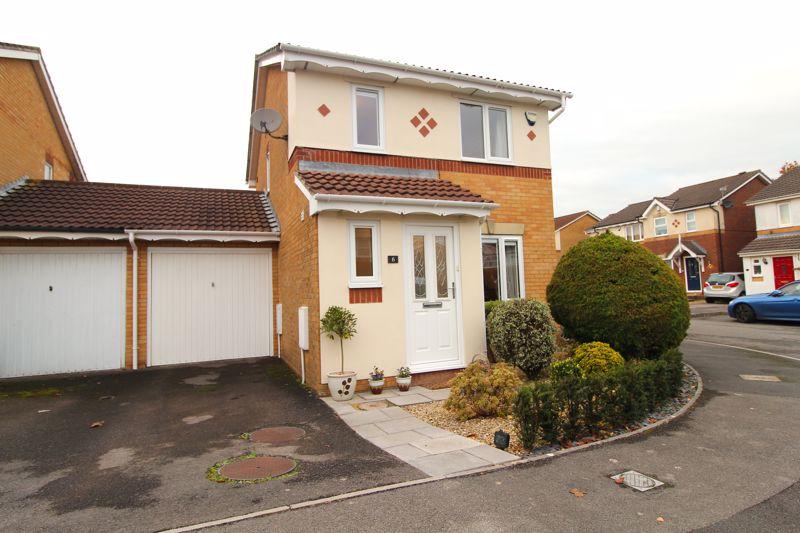 Linden Drive, Bradley Stoke 3 bed link detached house - £410,000