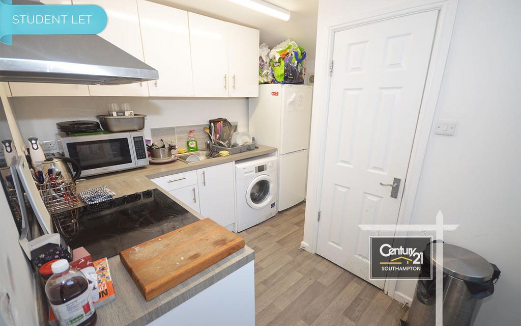 Cromwell Road, SOUTHAMPTON SO15 5 bed terraced house - £2,000 pcm (£462 pw)