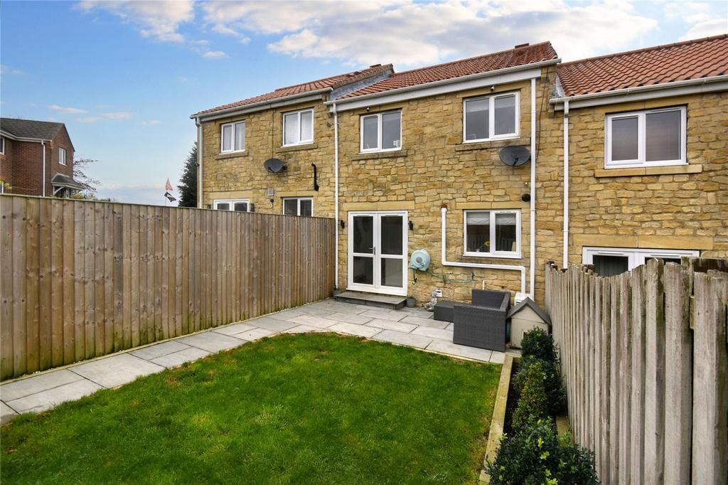 Hall Farm Park, Micklefield, Leeds... 3 bed terraced house - £235,000