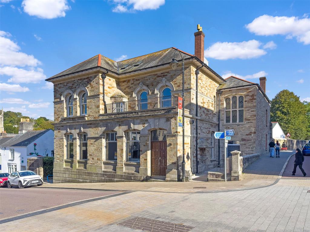 Mount Folly Square, Bodmin, Cornwall... 2 bed apartment for sale - £230,000