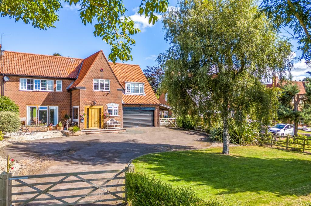 Ab Kettleby LEICESTERSHIRE 4 bed detached house - £725,000