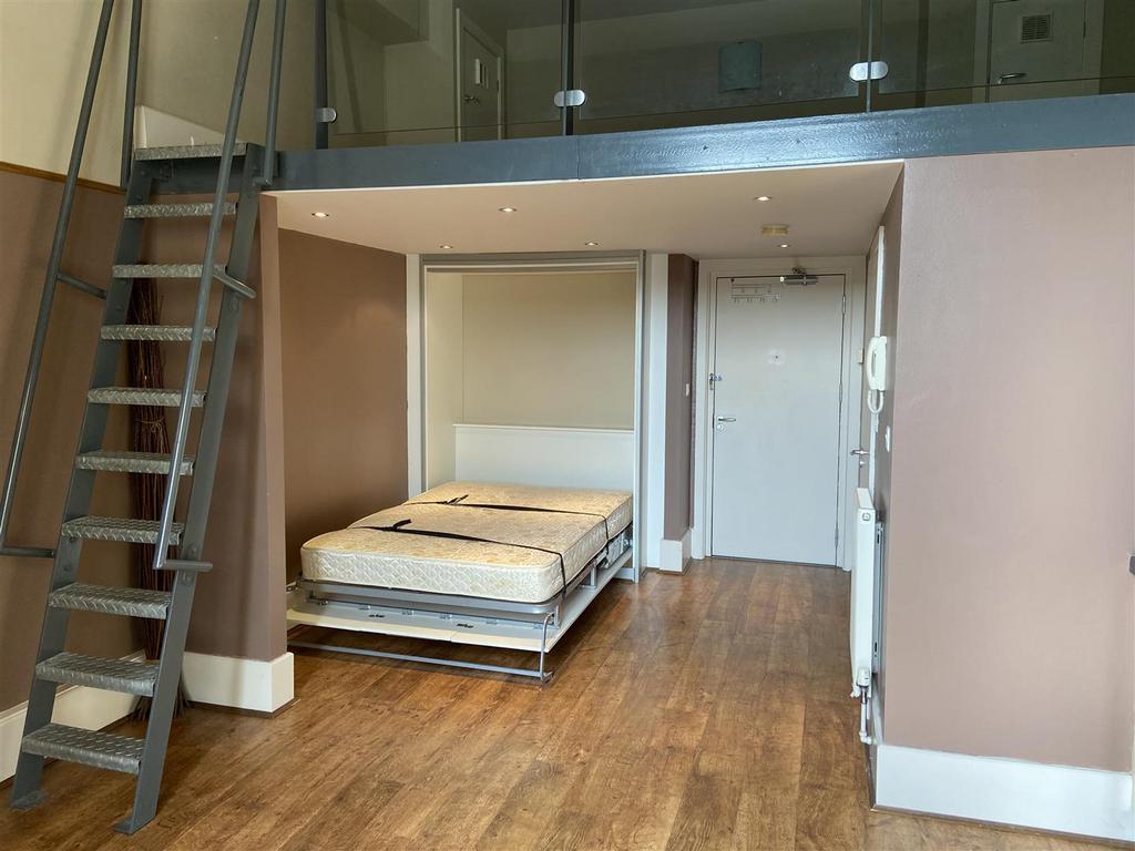 Ledgard Bridge Mill, Mirfield WF14 1 bed apartment - £595 pcm (£137 pw)