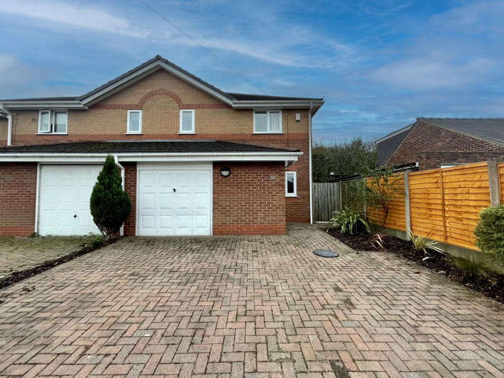Holme Slack Lane, Preston PR1 4 bed semi-detached house - £230,000