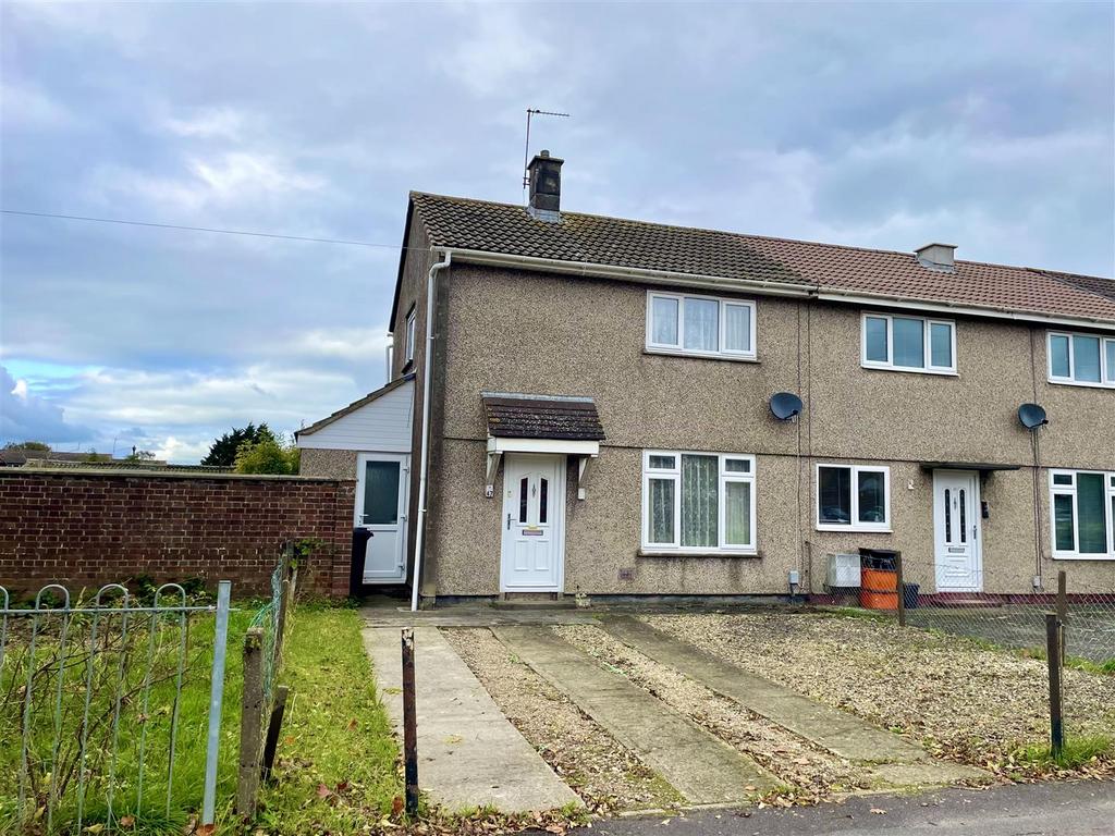Frobisher Drive, Walcot, Swindon 2 bed semi-detached house - £210,000