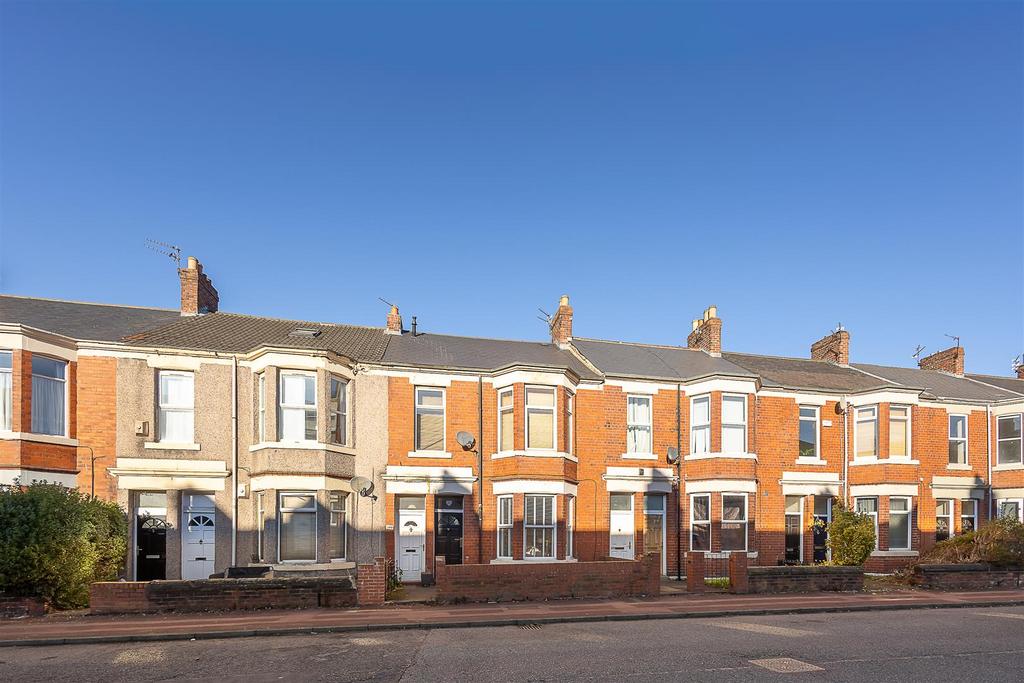 Simonside Terrace, Heaton, Newcastle... 2 bed flat - £150,000