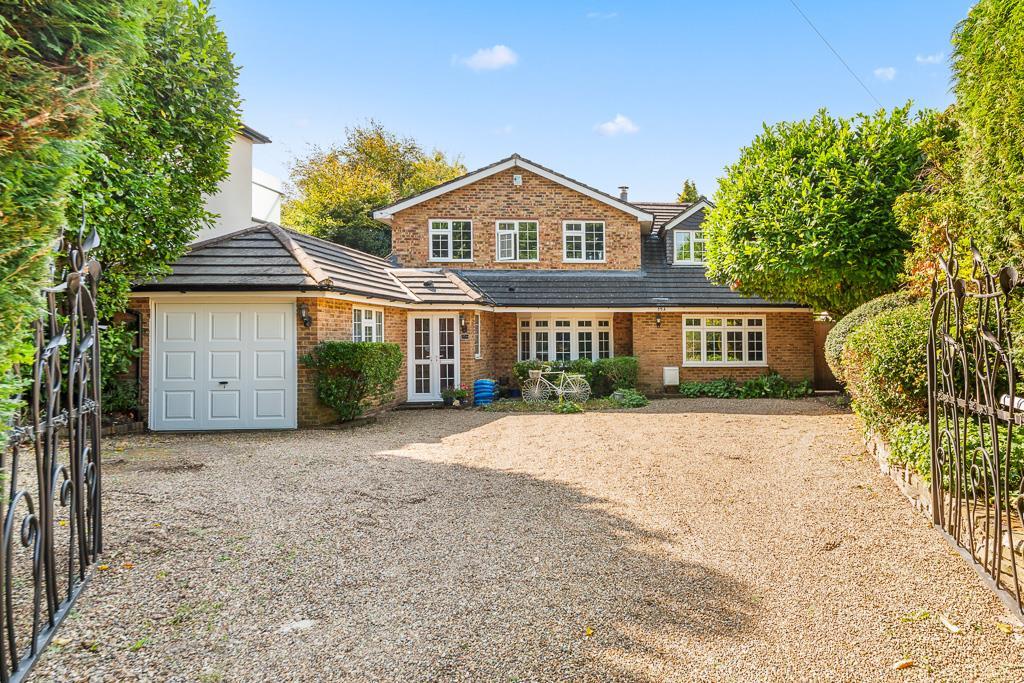 Epsom Lane South, Tadworth KT20 4 bed detached house for sale - £1,150,000