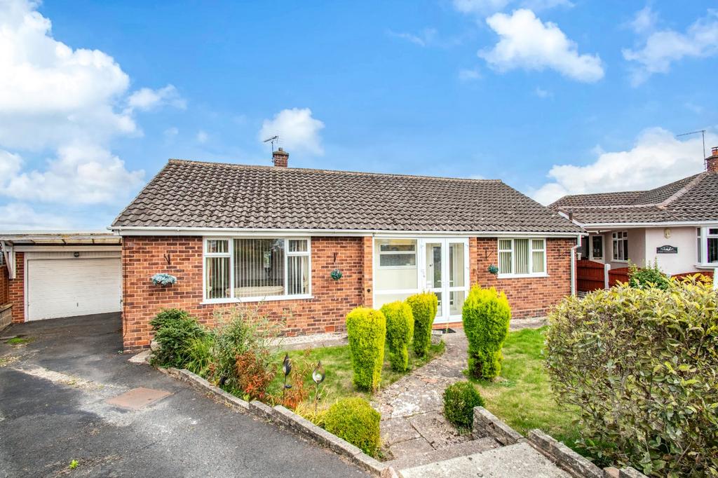 Hazel Grove, Norton, West Midlands, DY8 2 bed bungalow - £280,000