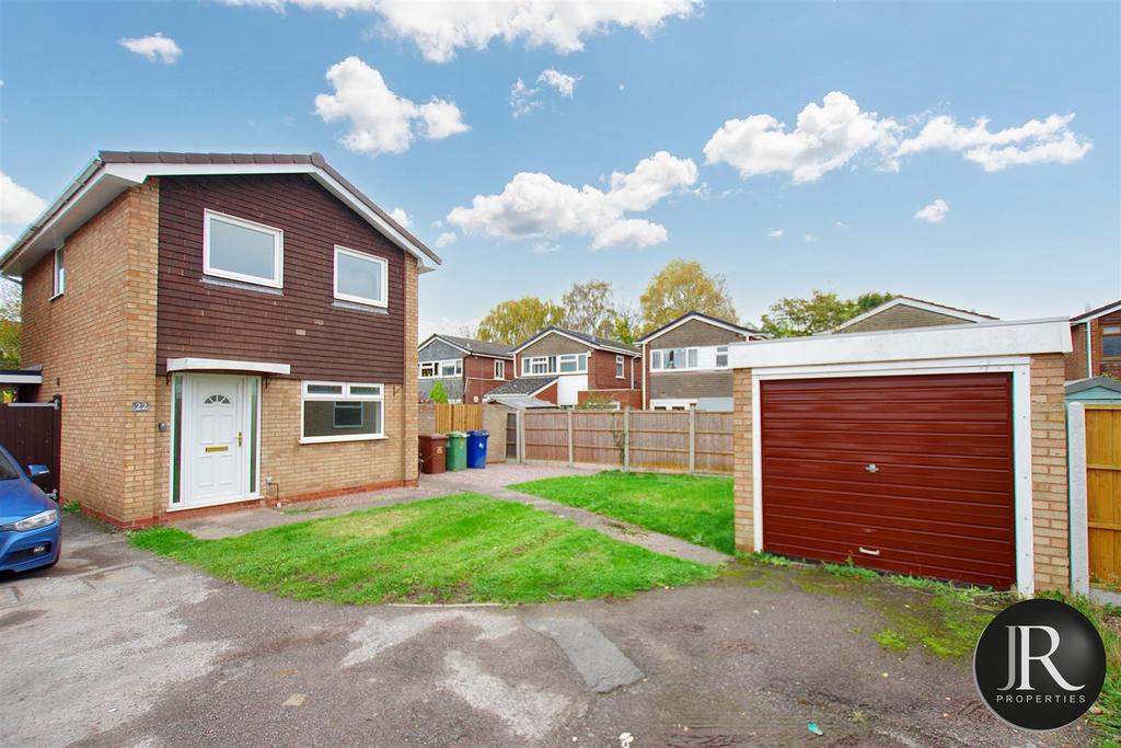 Watson Close, Rugeley WS15 3 bed detached house - £200,000