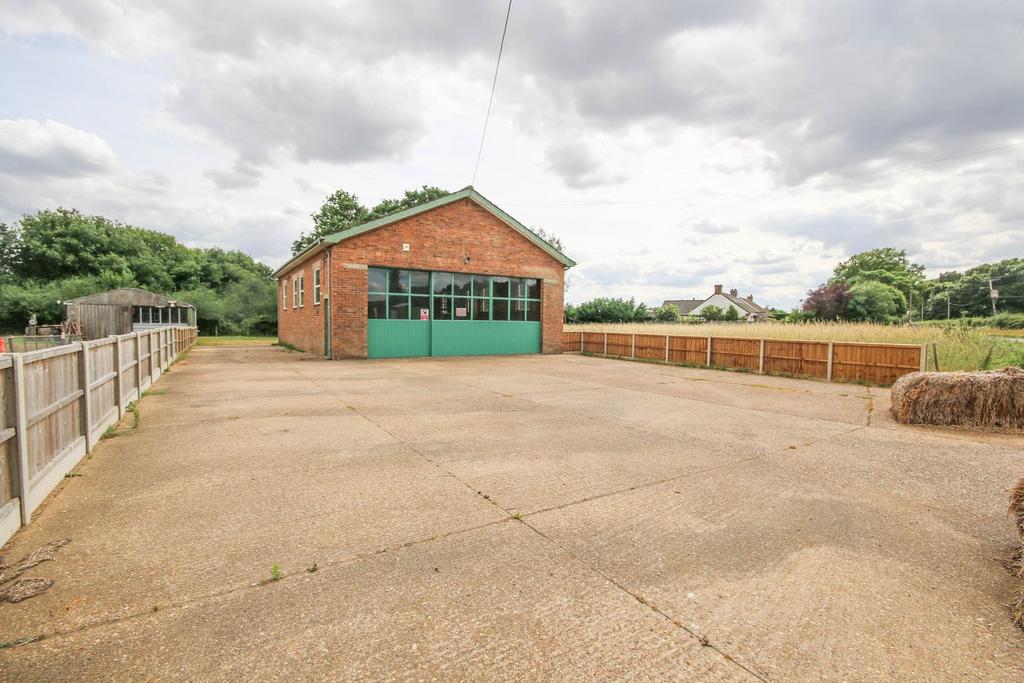 Leziate Drove, Pott Row, PE32 Property to rent - £1,250 pcm (£288 pw)
