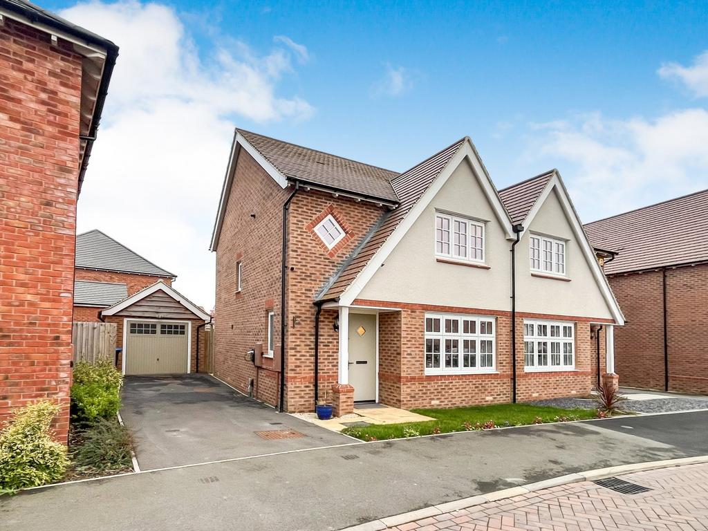 Great Brook Ground, Houlton, Rugby, CV23 3 bed semi-detached house for sale - £350,000