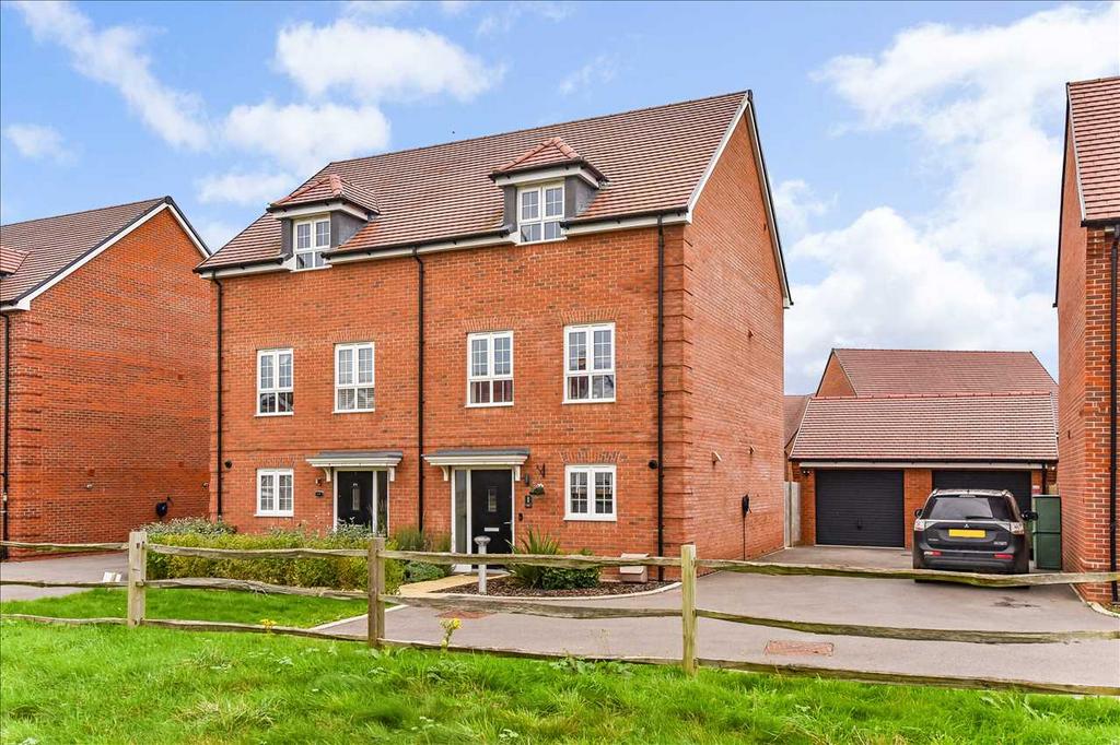 Gleneagles Road, Botley 3 bed semi-detached house - £395,000