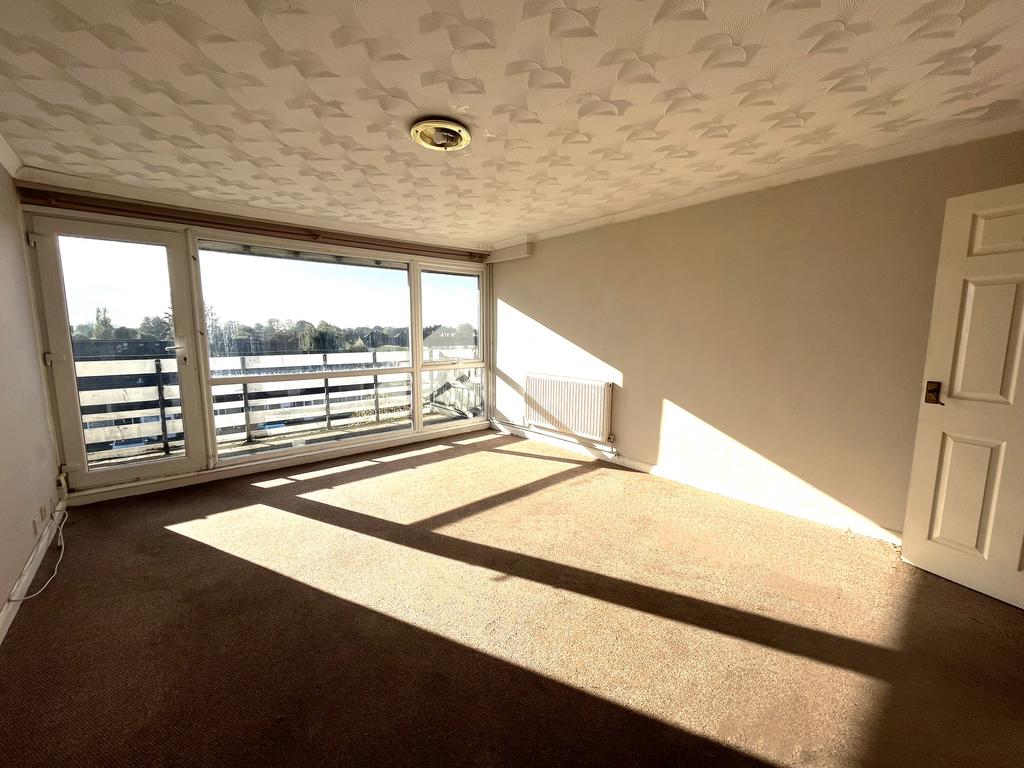 Chidham Walk, Havant PO9 2 bed flat - £1,000 pcm (£231 pw)