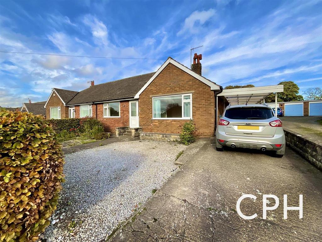 Hackness Gardens, Scarborough 2 bed semi-detached bungalow - £270,000