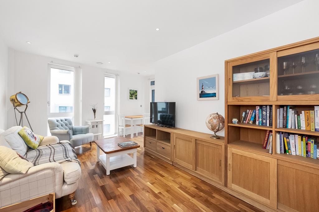 Bellville House, 2 John Donne Way... 2 bed flat - £2,250 pcm (£519 pw)