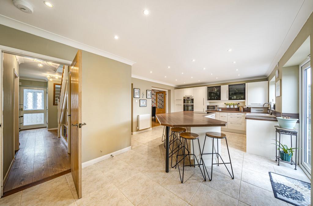 Corral Close, Chatham, Kent, ME5 4 bed semi-detached house - £600,000