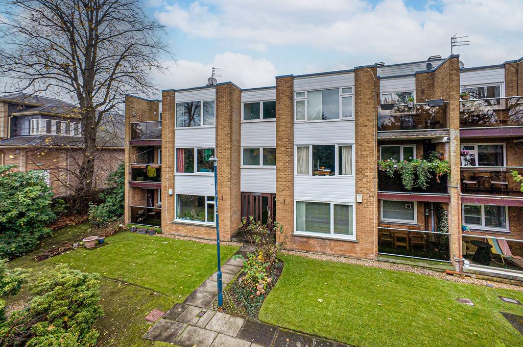 Rowan Road, Dumbreck, Glasgow 2 bed apartment - £150,000
