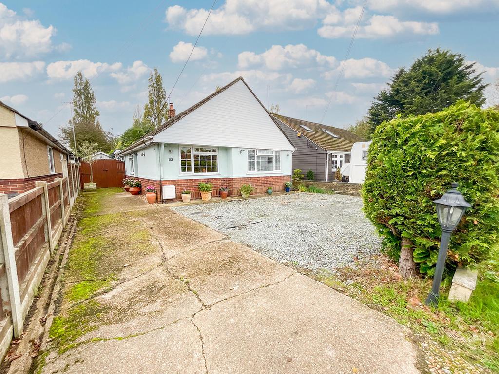 Colchester Road, Clacton-on-sea, CO16 9 3 bed detached bungalow - £325,000