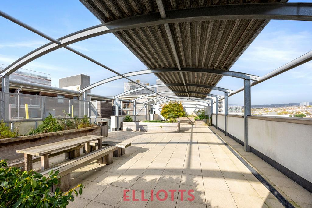 Horsted Court, Kingscote Way, Brighton 3 bed apartment for sale - £425,000