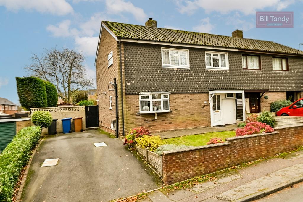 Hobs Road, Lichfield, WS13 3 bed semi-detached house - £250,000
