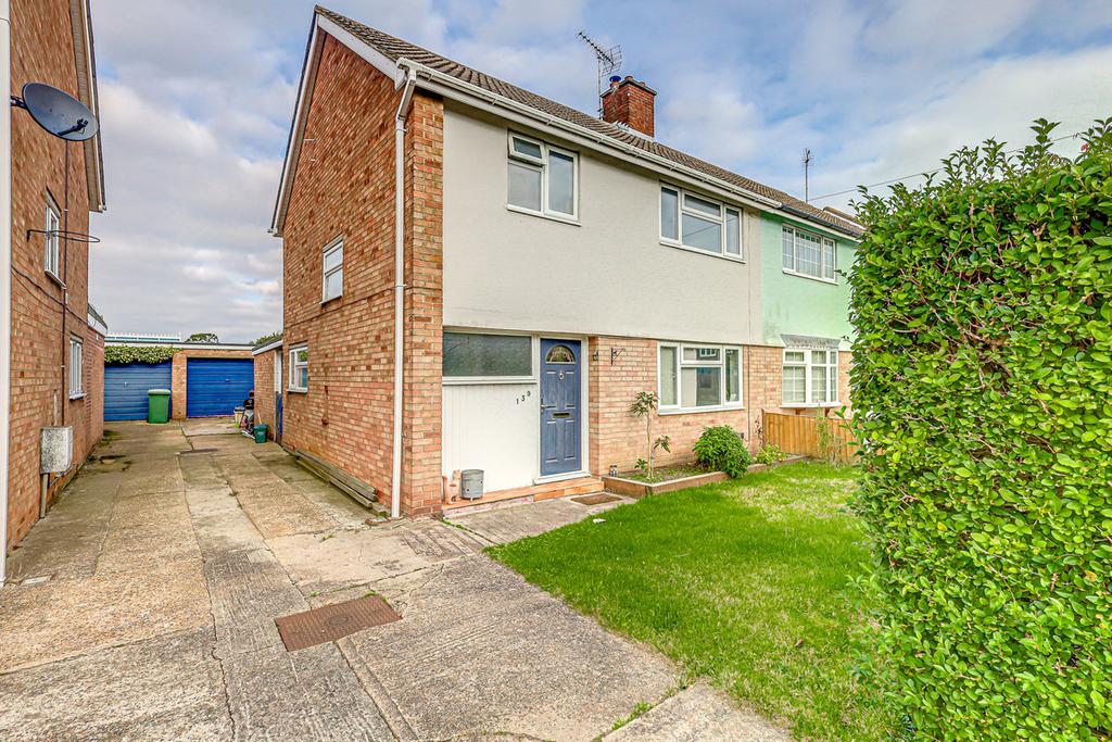 Kimberley Road, Benfleet, SS7 3 bed semi-detached house for sale - £375,000