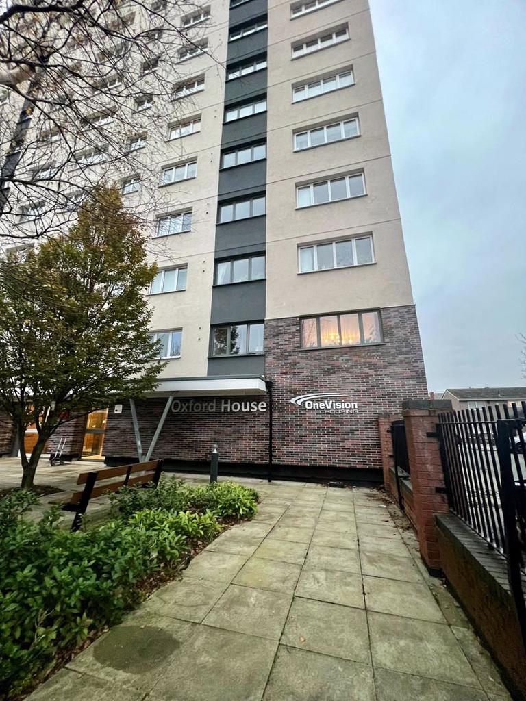 Oxford House, Fernhill Road, Bootle 2 bed flat for sale - £85,000