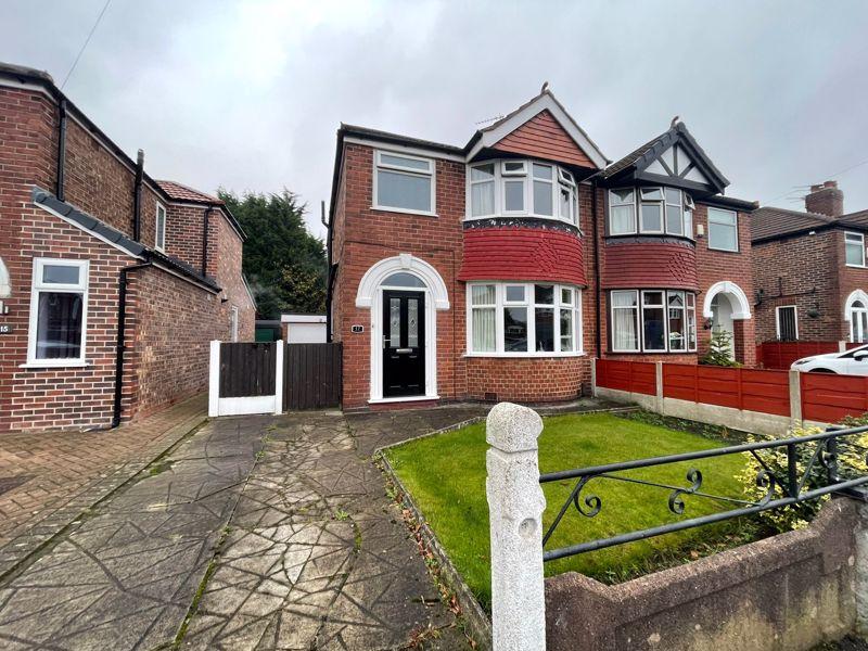Crofton Avenue, Altrincham WA15 3 bed semi-detached house - £400,000