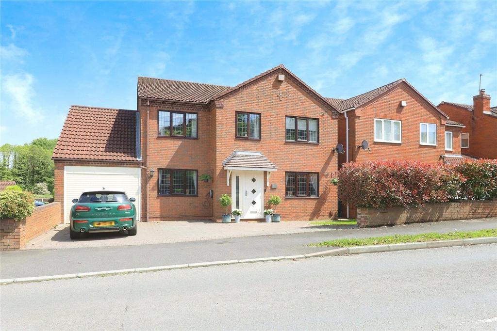 Bilbrook Road, Wolverhampton WV8 4 bed detached house to rent - £2,000 ...
