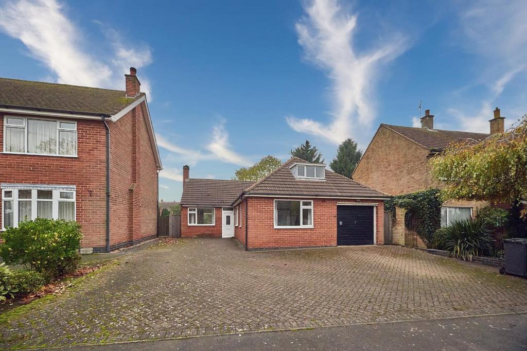 Hall Road, Burbage 3 bed detached bungalow - £325,000