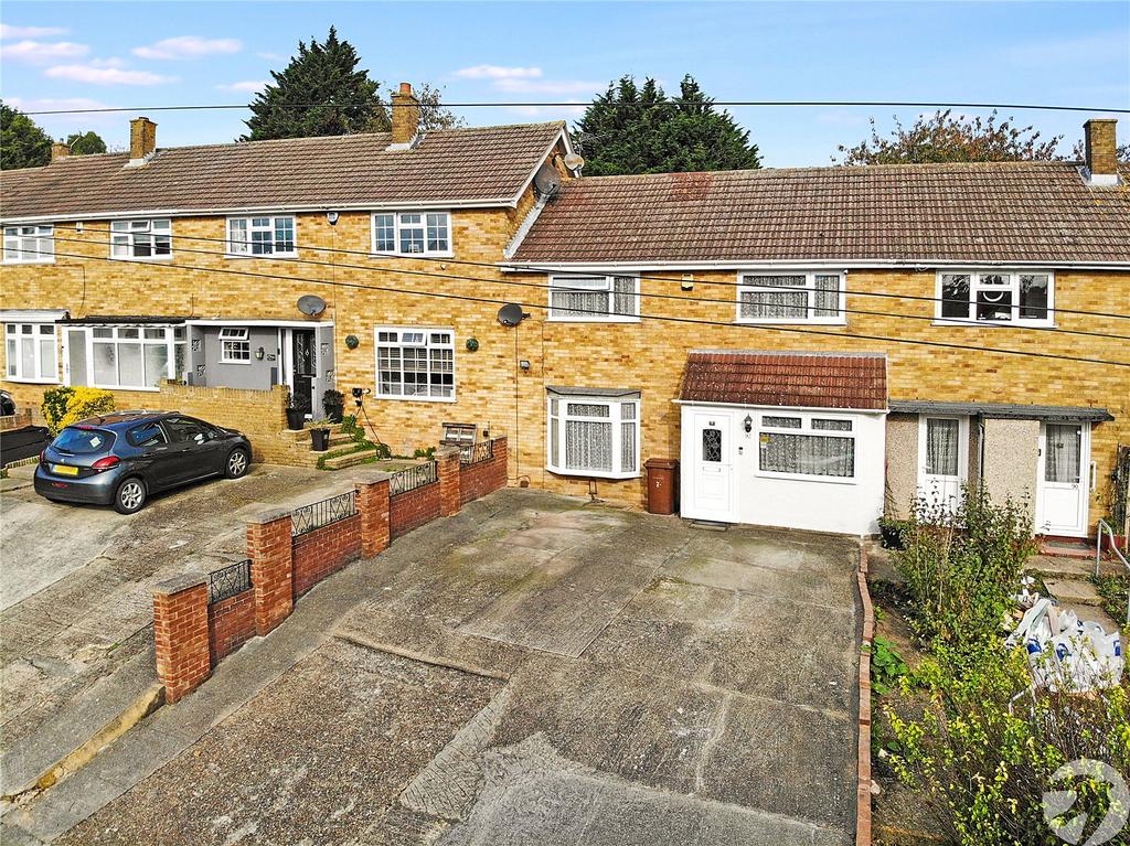 Bligh Way, Rochester, Kent, ME2 3 bed terraced house - £325,000