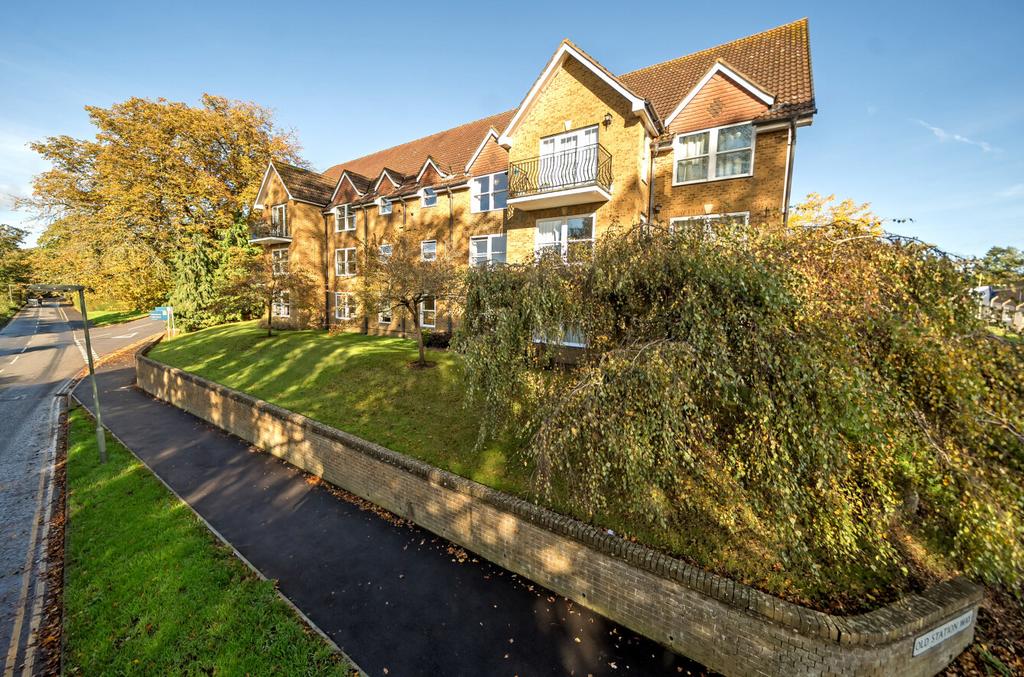 Old Station Way, Surrey GU7 2 bed flat - £375,000
