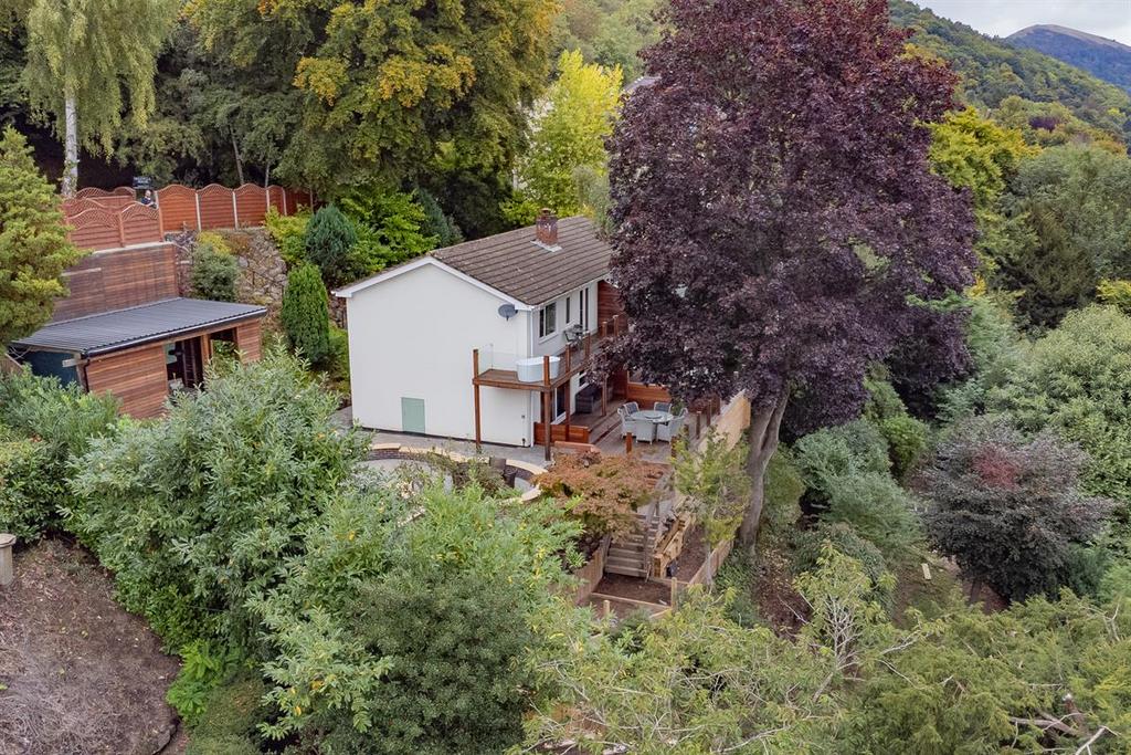 Holywell Road, Malvern... 3 bed semi-detached house - £430,000
