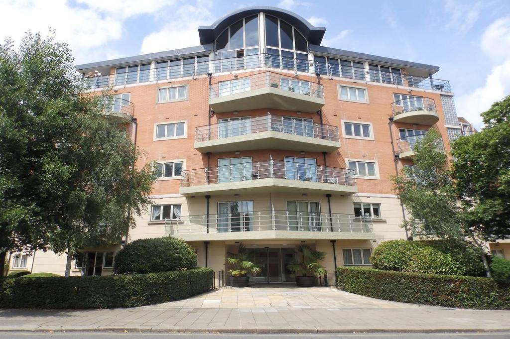 Thomas More Building, Ickenham Road 2 bed apartment - £1,500 pcm (£346 pw)