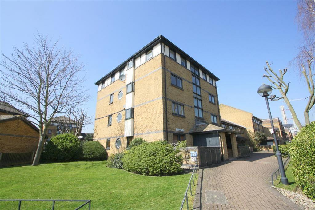 Tower Hamlets, London E14 1 bed flat - £1,600 pcm (£369 pw)