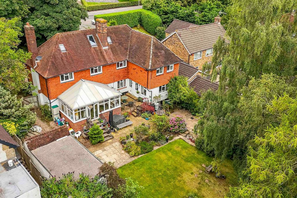Amersham Road, High Wycombe HP13 5 bed detached house for sale - £795,000