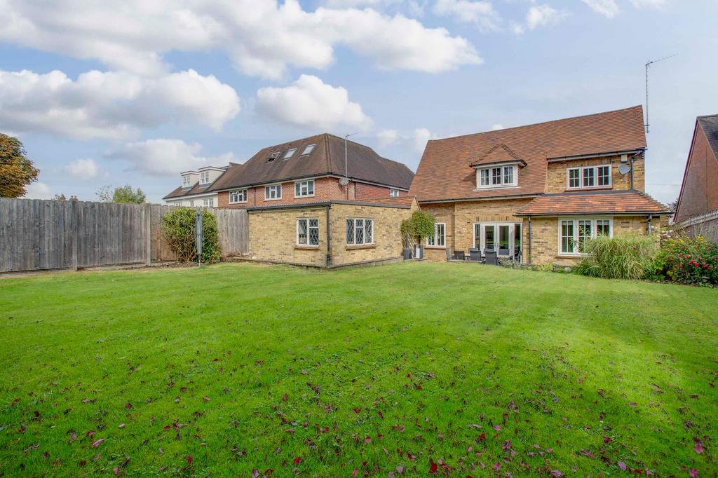 Church Road, High Wycombe HP10 4 bed detached house for sale - £1,125,000