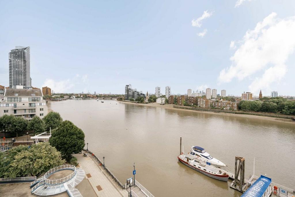 Chelsea Crescent, London SW10 2 bed flat - £1,800,000
