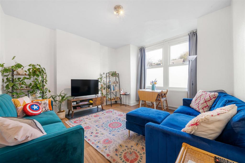 Auckland Hill, West Norwood, SE27 2 bed flat - £425,000