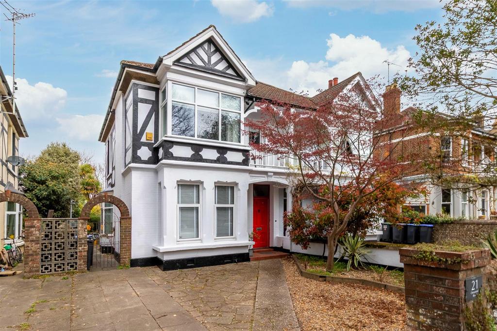 Chesswood Road, Worthing 5 bed house - £700,000