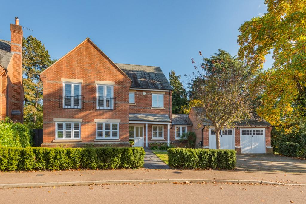 Farm Crescent, St. Albans, Hertfordshire 5 bed detached house - £1,400,000