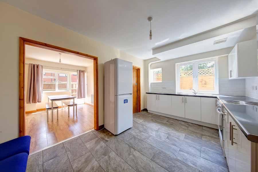 Gordon Road, KT2 6 bed terraced house - £4,800 pcm (£1,108 pw)