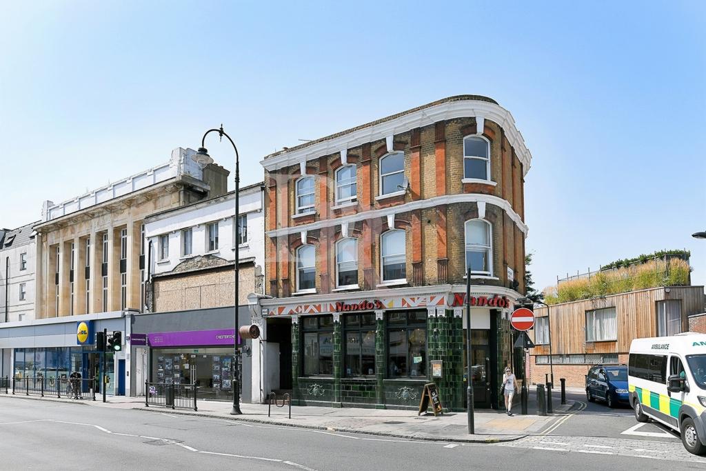Kentish Town Road, Kentish Town, NW5 2 bed apartment - £2,058 pcm (£475 pw)