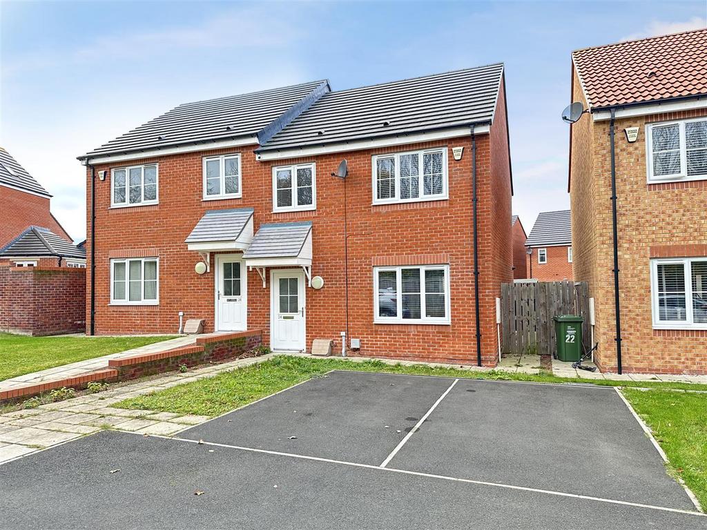 Rigel Road, Queensgate, TS18 3XA 3 bed semi-detached house - £167,000