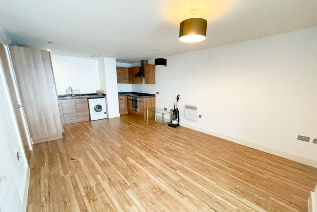138 Chapel Street, Salford M3 2 bed flat - £141,000