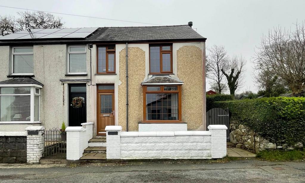 Rhostryfan, Caernarfon, Gwynedd, LL54 3 bed semi-detached house - £225,000
