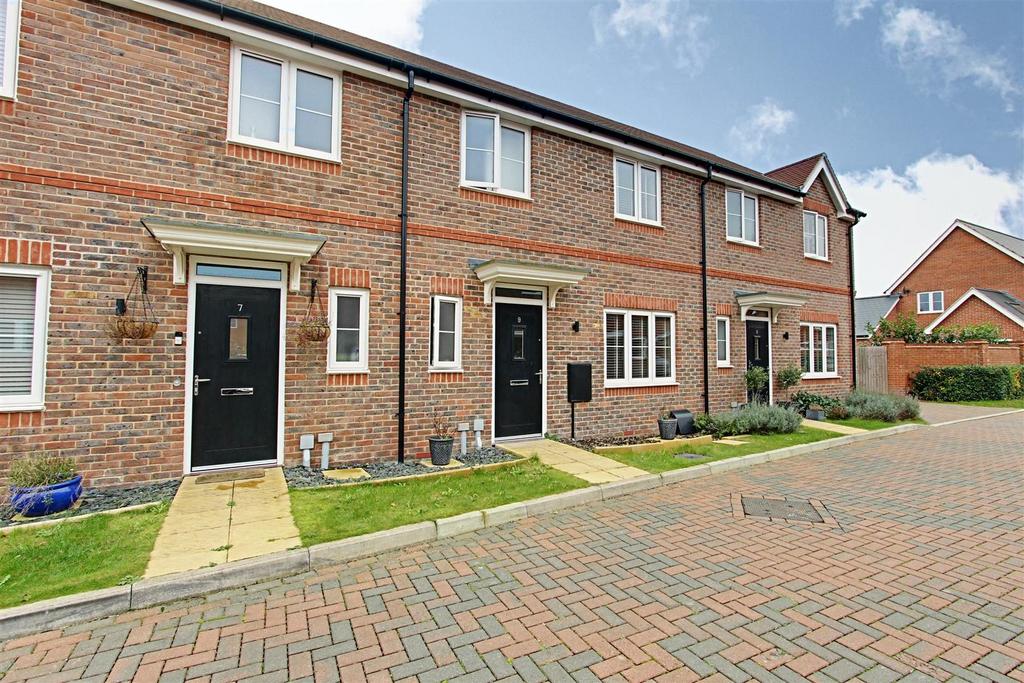 Vaisey Close, Tring 3 bed house - £500,000